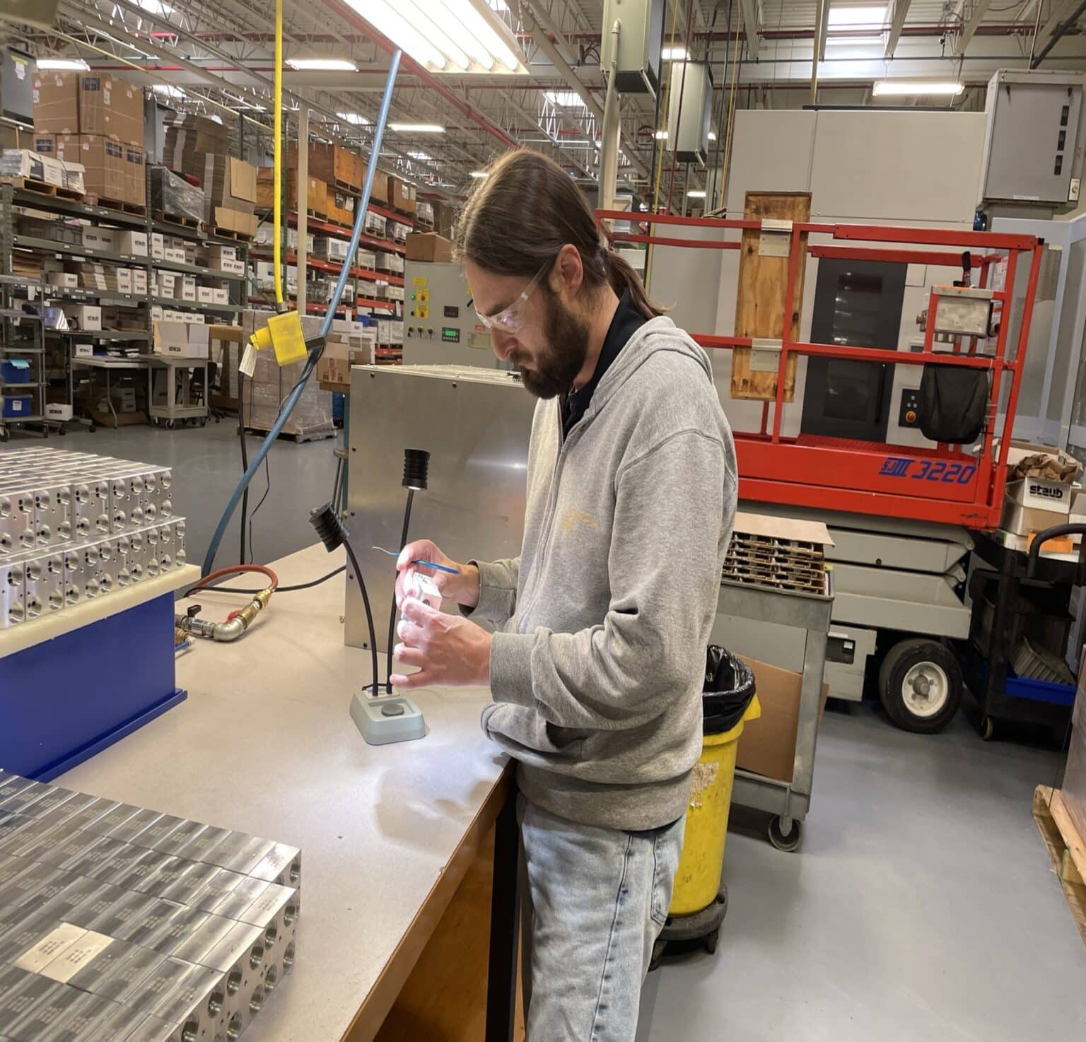 8' Dual LED 220 Lumen Bench Light - SKU FTL230