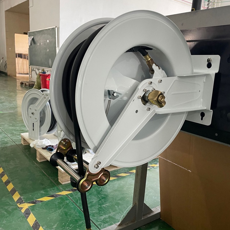 100' Industrial Air Hose Reel - SKU HTV9-A40U